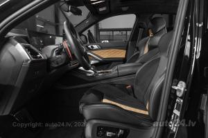 Black BMW X6 M 2024 in Riga, with an engine capacity of 4.40 L and mileage of 17 thousand km for 115000 €, photo 6 on AUTOMOTO.COM.LV