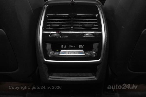 Black BMW X6 M 2024 in Riga, with an engine capacity of 4.40 L and mileage of 17 thousand km for 115000 €, photo 9 on AUTOMOTO.COM.LV