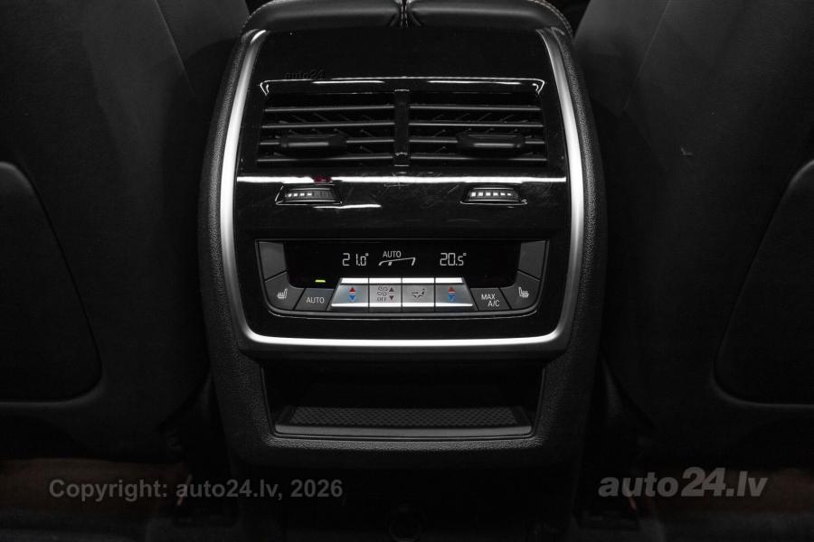 Black BMW X6 M 2024 in Riga, with an engine capacity of 4.40 L and mileage of 17 thousand km for 115000 €, photo 10 on AUTOMOTO.COM.LV