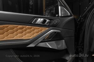 Black BMW X6 M 2024 in Riga, with an engine capacity of 4.40 L and mileage of 17 thousand km for 115000 €, photo 11 on AUTOMOTO.COM.LV