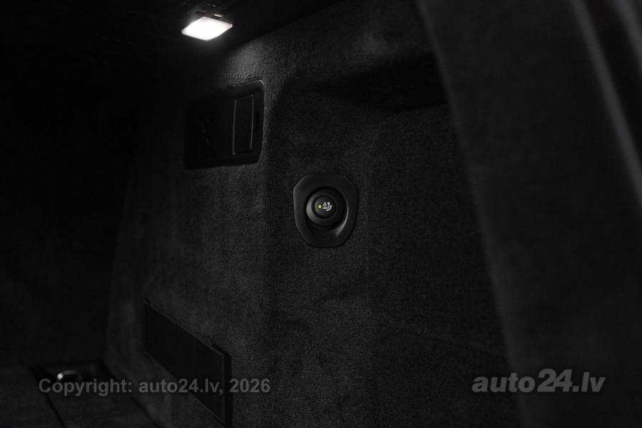 Black BMW X6 M 2024 in Riga, with an engine capacity of 4.40 L and mileage of 17 thousand km for 115000 €, photo 29 on AUTOMOTO.COM.LV
