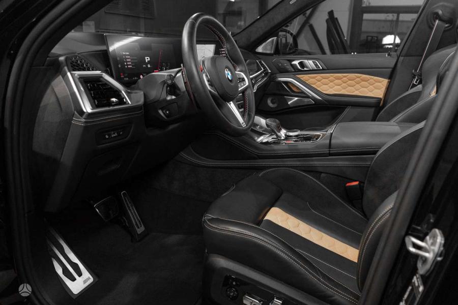 Black BMW X6 M 2024 in Riga, with an engine capacity of 4.40 L and mileage of 17 thousand km for 115000 €, photo 7 on AUTOMOTO.COM.LV