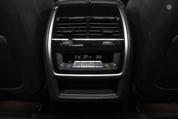 Black BMW X6 M 2024 in Riga, with an engine capacity of 4.40 L and mileage of 17 thousand km for 115000 €, photo 10 on AUTOMOTO.COM.LV