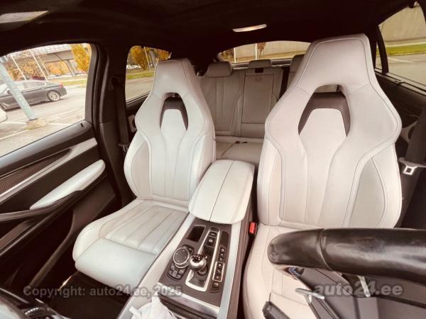 Zils BMW X6 M 2015 Tallina, ar dzinēja tilpumu 4.40 L un nobraukumu 145 tūkst. km par 37500 €, foto 11 vietnē AUTOMOTO.COM.LV