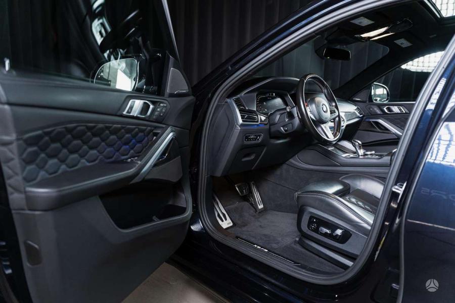 Zils BMW X6 M 2022 Viļņa, ar dzinēja tilpumu 4.40 L un nobraukumu 66 tūkst. km par 69999 €, foto 18 vietnē AUTOMOTO.COM.LV