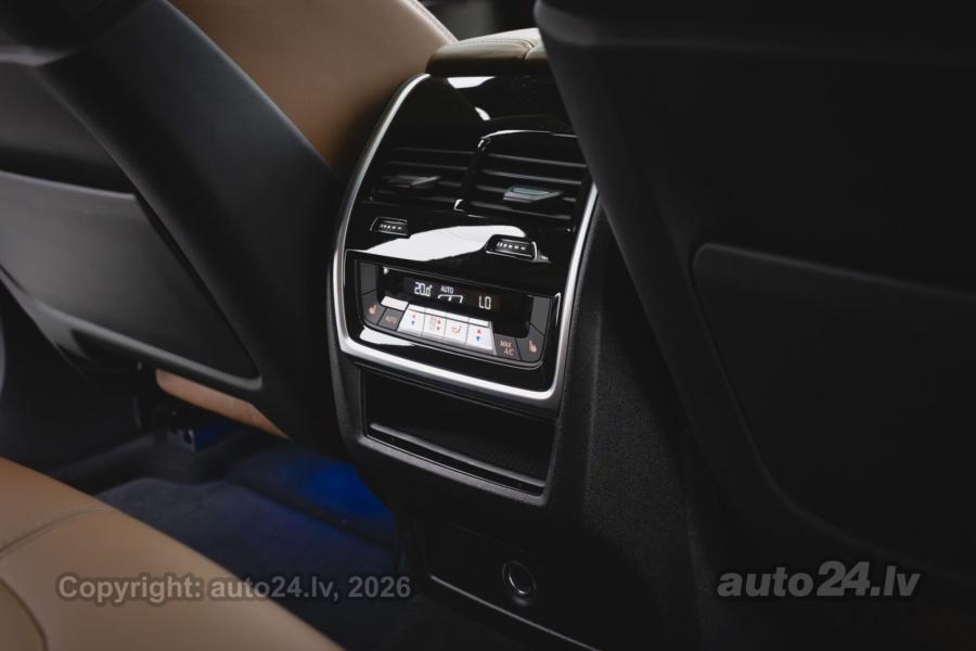 Zils BMW X6 M 2024 Tallina, ar dzinēja tilpumu 0.00 L un nobraukumu 126 tūkst. km par 110000 €, foto 19 vietnē AUTOMOTO.COM.LV