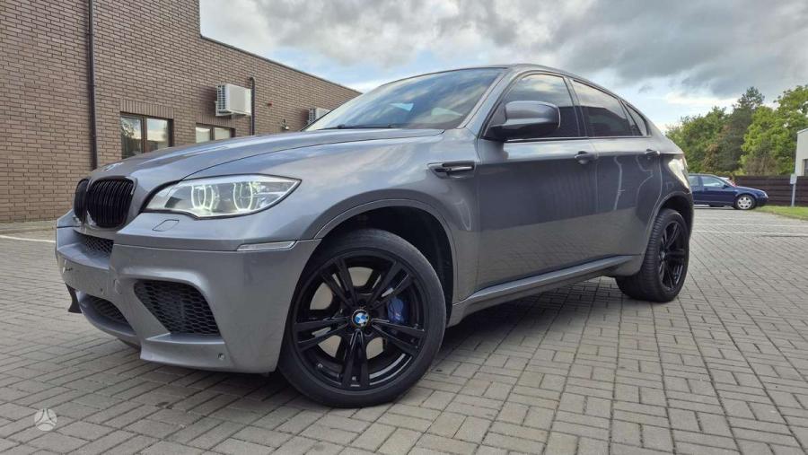 Grey BMW X6 M 2014 in Kaisiadorys, with an engine capacity of 4.40 L and mileage of 116 thousand km for 20950 €, photo 3 on AUTOMOTO.COM.LV