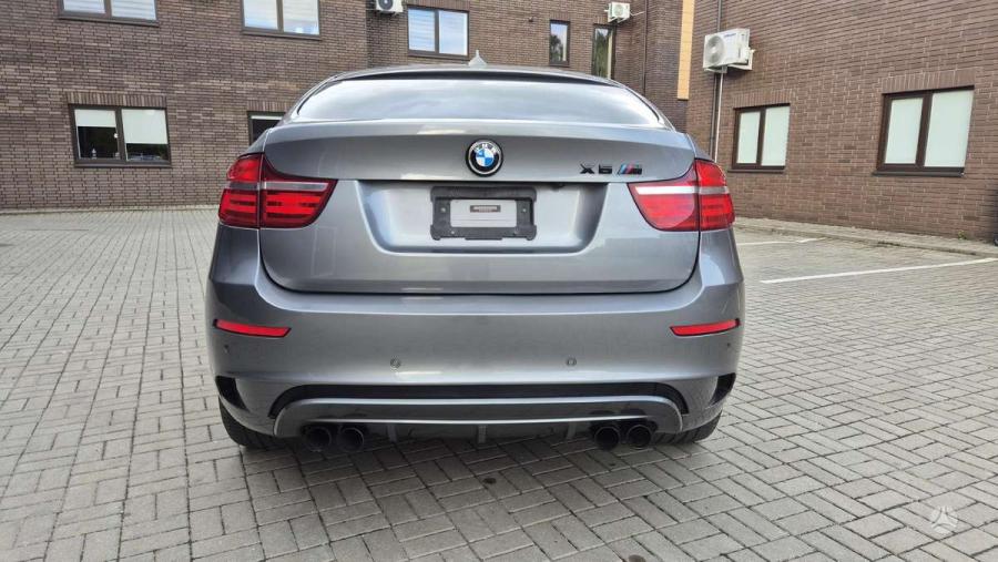 Grey BMW X6 M 2014 in Kaisiadorys, with an engine capacity of 4.40 L and mileage of 116 thousand km for 20950 €, photo 5 on AUTOMOTO.COM.LV