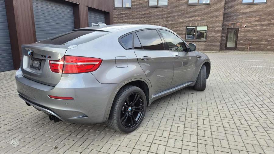 Grey BMW X6 M 2014 in Kaisiadorys, with an engine capacity of 4.40 L and mileage of 116 thousand km for 20950 €, photo 6 on AUTOMOTO.COM.LV