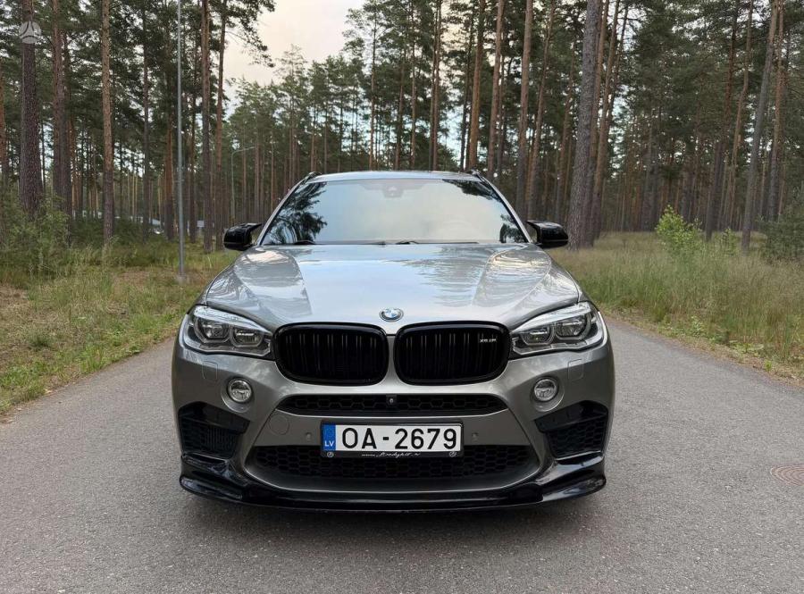 Grey BMW X6 M 2015 in Riga, with an engine capacity of 4.40 L and mileage of 180 thousand km for 28000 €, photo 3 on AUTOMOTO.COM.LV