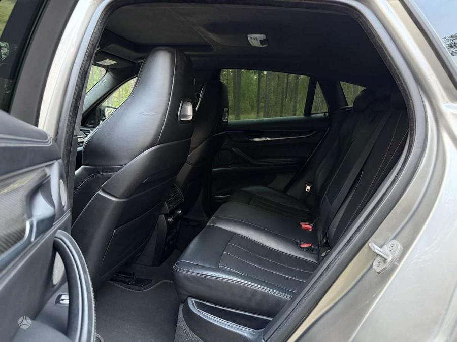 Grey BMW X6 M 2015 in Riga, with an engine capacity of 4.40 L and mileage of 180 thousand km for 28000 €, photo 12 on AUTOMOTO.COM.LV