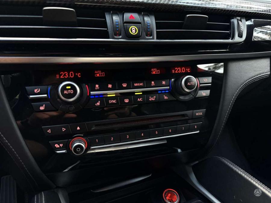 Grey BMW X6 M 2015 in Riga, with an engine capacity of 4.40 L and mileage of 180 thousand km for 28000 €, photo 15 on AUTOMOTO.COM.LV