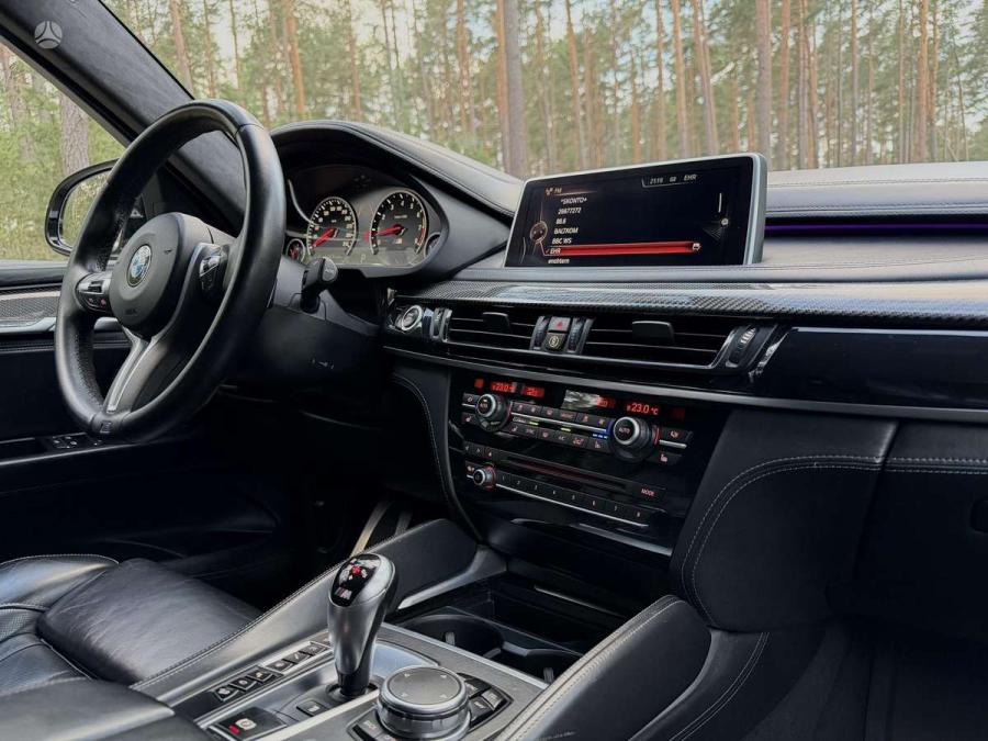 Grey BMW X6 M 2015 in Riga, with an engine capacity of 4.40 L and mileage of 180 thousand km for 28000 €, photo 18 on AUTOMOTO.COM.LV