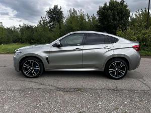 Pelēks BMW X6 M 2016 Panevēža, ar dzinēja tilpumu 4.40 L un nobraukumu 220 tūkst. km par 17200 €, foto 5 vietnē AUTOMOTO.COM.LV