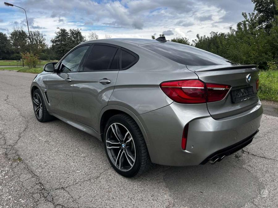 Pelēks BMW X6 M 2016 Panevēža, ar dzinēja tilpumu 4.40 L un nobraukumu 220 tūkst. km par 17200 €, foto 6 vietnē AUTOMOTO.COM.LV