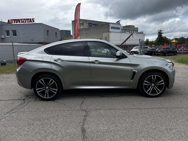 Pelēks BMW X6 M 2016 Panevēža, ar dzinēja tilpumu 4.40 L un nobraukumu 220 tūkst. km par 17200 €, foto 9 vietnē AUTOMOTO.COM.LV