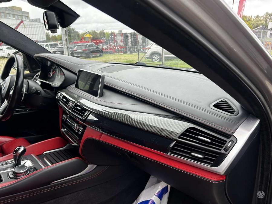 Pelēks BMW X6 M 2016 Panevēža, ar dzinēja tilpumu 4.40 L un nobraukumu 220 tūkst. km par 17200 €, foto 15 vietnē AUTOMOTO.COM.LV