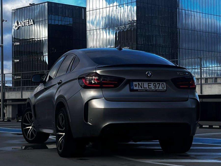 Grey BMW X6 M 2017 in Vilnius, with an engine capacity of 4.40 L and mileage of 68 thousand km for 34000 €, photo 4 on AUTOMOTO.COM.LV