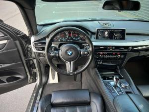 Grey BMW X6 M 2017 in Vilnius, with an engine capacity of 4.40 L and mileage of 68 thousand km for 34000 €, photo 13 on AUTOMOTO.COM.LV