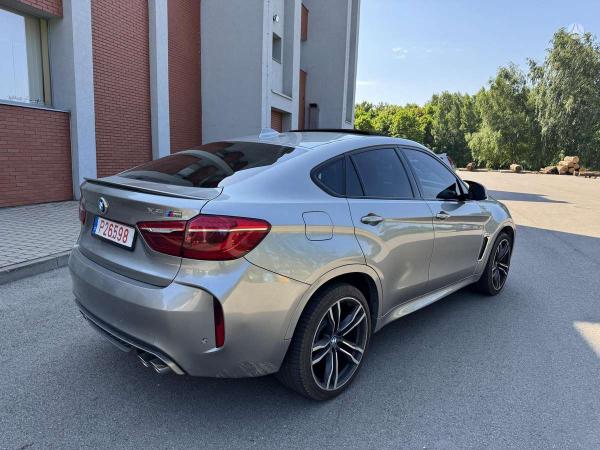 Pelēks BMW X6 M 2017 Alīta, ar dzinēja tilpumu 4.40 L un nobraukumu 136 tūkst. km par 24700 €, foto 4 vietnē AUTOMOTO.COM.LV
