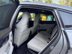 Grey BMW X6 M 2017 in Alytus, with an engine capacity of 4.40 L and mileage of 136 thousand km for 24700 €, photo 11 on AUTOMOTO.COM.LV