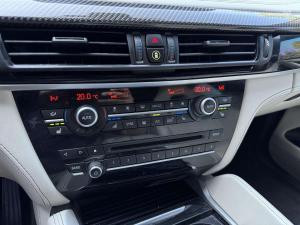Grey BMW X6 M 2017 in Alytus, with an engine capacity of 4.40 L and mileage of 136 thousand km for 24700 €, photo 21 on AUTOMOTO.COM.LV