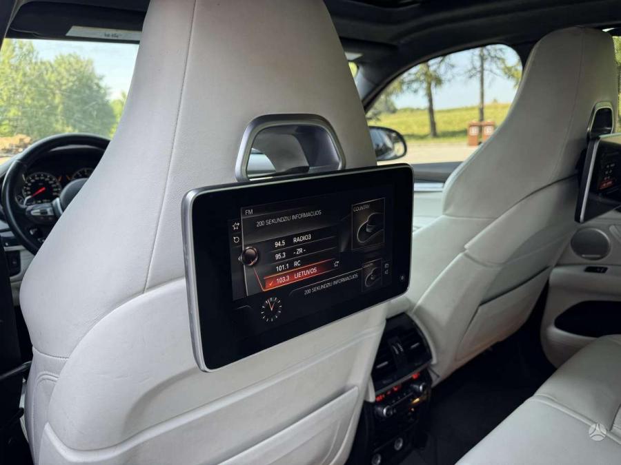 Grey BMW X6 M 2017 in Alytus, with an engine capacity of 4.40 L and mileage of 136 thousand km for 24700 €, photo 23 on AUTOMOTO.COM.LV