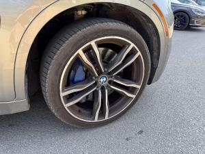 Grey BMW X6 M 2017 in Alytus, with an engine capacity of 4.40 L and mileage of 136 thousand km for 24700 €, photo 38 on AUTOMOTO.COM.LV