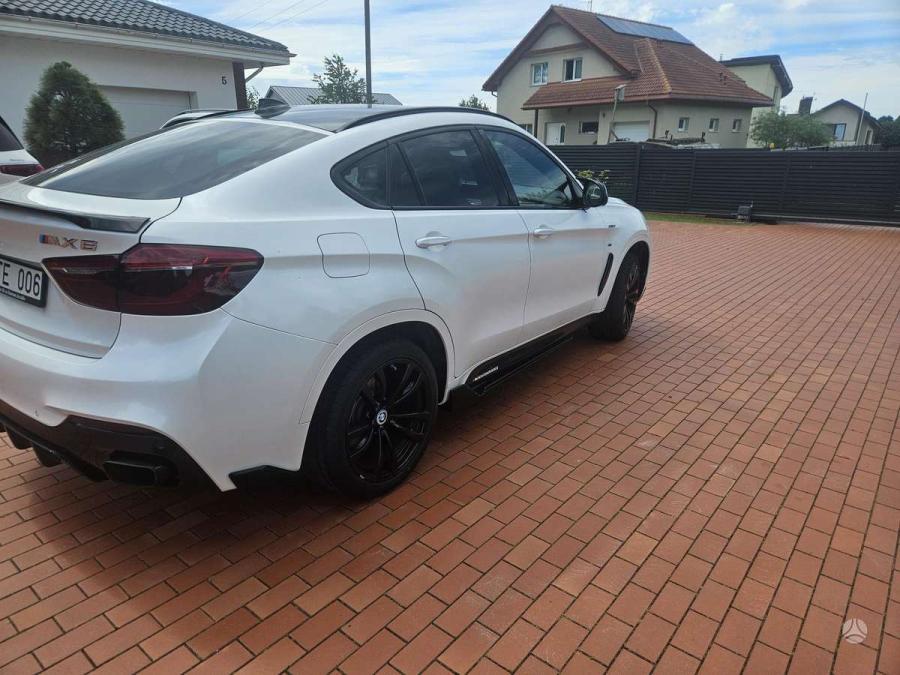 Balts BMW X6 M 2015 Elektrėnai, ar dzinēja tilpumu 2.99 L un nobraukumu 396 tūkst. km par 22499 €, foto 6 vietnē AUTOMOTO.COM.LV