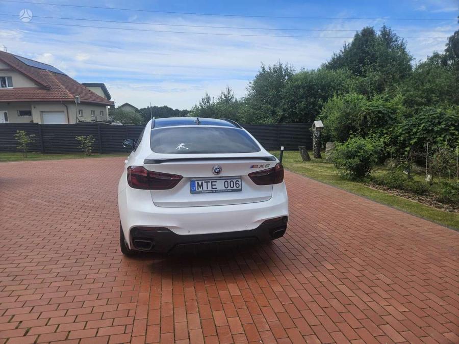 Balts BMW X6 M 2015 Elektrėnai, ar dzinēja tilpumu 2.99 L un nobraukumu 396 tūkst. km par 22499 €, foto 7 vietnē AUTOMOTO.COM.LV