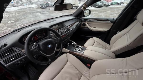 Sarkans BMW X6 2008 Rīga, ar dzinēja tilpumu 3.50 L un nobraukumu 326 tūkst. km par 8500 €, foto 5 vietnē AUTOMOTO.COM.LV
