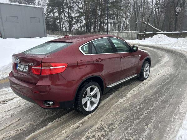 Red BMW X6 2009 in Vilnius, with an engine capacity of 2.99 L and mileage of 278 thousand km for 10300 €, photo 6 on AUTOMOTO.COM.LV