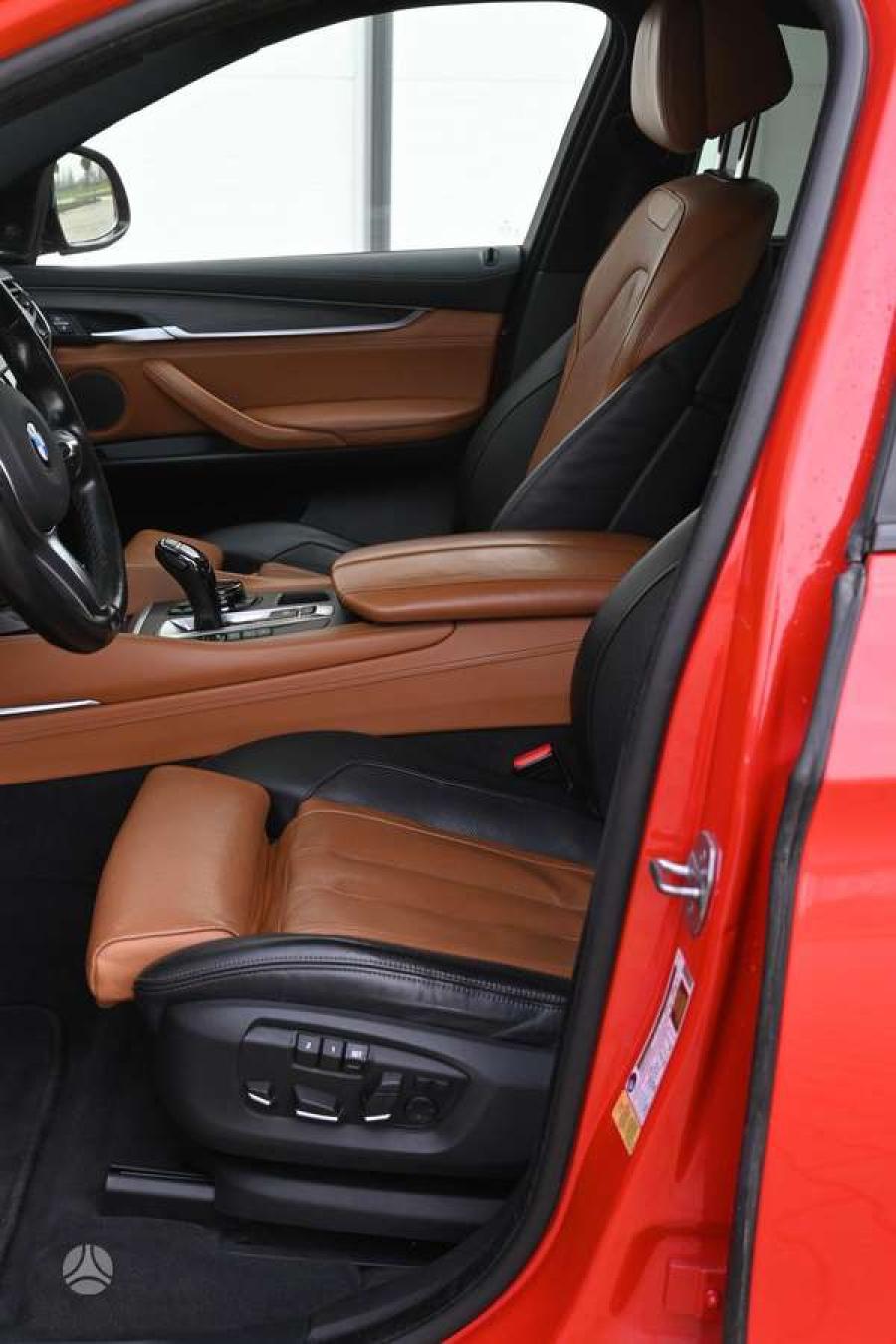 Red BMW X6 2015 in Kretinga, with an engine capacity of 2.98 L and mileage of 128 thousand km for 28999 €, photo 18 on AUTOMOTO.COM.LV