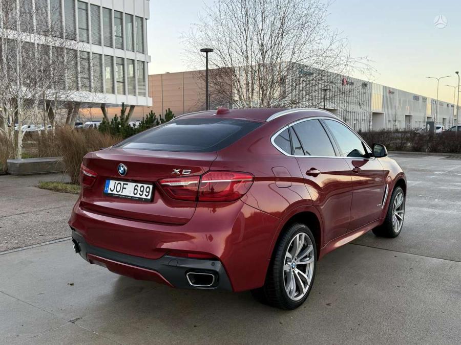 Red BMW X6 2017 in Vilnius, with an engine capacity of 2.99 L and mileage of 191 thousand km for 22900 €, photo 8 on AUTOMOTO.COM.LV