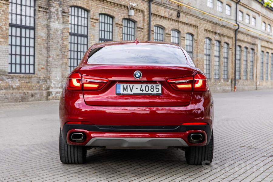 Red BMW X6 2017 in Riga, with an engine capacity of 3.00 L and mileage of 175 thousand km for 29000 €, photo 5 on AUTOMOTO.COM.LV