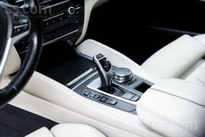 Red BMW X6 2017 in Riga, with an engine capacity of 3.00 L and mileage of 175 thousand km for 29000 €, photo 8 on AUTOMOTO.COM.LV