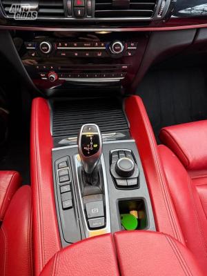 Red BMW X6 2018 in Vilnius, with an engine capacity of 3.00 L and mileage of 243 thousand km for 26200 €, photo 13 on AUTOMOTO.COM.LV