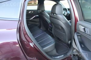 Red BMW X6 2020 in Jelgava, with an engine capacity of 3.00 L and mileage of 109 thousand km for 53900 €, photo 15 on AUTOMOTO.COM.LV