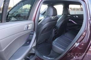 Red BMW X6 2020 in Jelgava, with an engine capacity of 3.00 L and mileage of 109 thousand km for 53900 €, photo 16 on AUTOMOTO.COM.LV