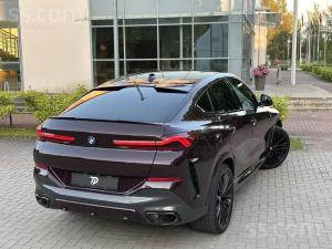 Red BMW X6 2020 in Jelgava, with an engine capacity of 3.00 L and mileage of 118 thousand km for 53500 €, photo 7 on AUTOMOTO.COM.LV