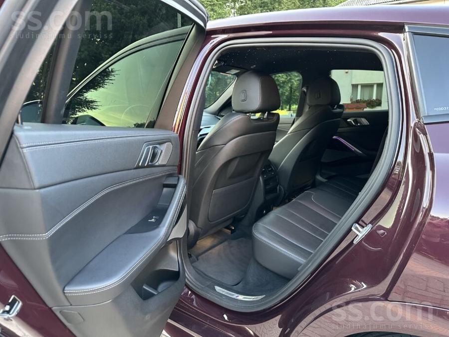 Red BMW X6 2020 in Jelgava, with an engine capacity of 3.00 L and mileage of 118 thousand km for 53500 €, photo 16 on AUTOMOTO.COM.LV