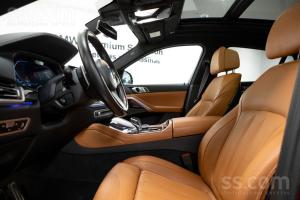 Red BMW X6 2021 in Riga, with an engine capacity of 3.00 L and mileage of 112 thousand km for 55000 €, photo 23 on AUTOMOTO.COM.LV