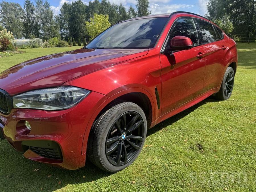 Red BMW X6 2018 in Liepaja, with an engine capacity of 3.00 L and mileage of 128 thousand km for 34990 €, photo 3 on AUTOMOTO.COM.LV