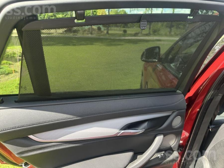 Red BMW X6 2018 in Liepaja, with an engine capacity of 3.00 L and mileage of 128 thousand km for 34990 €, photo 10 on AUTOMOTO.COM.LV