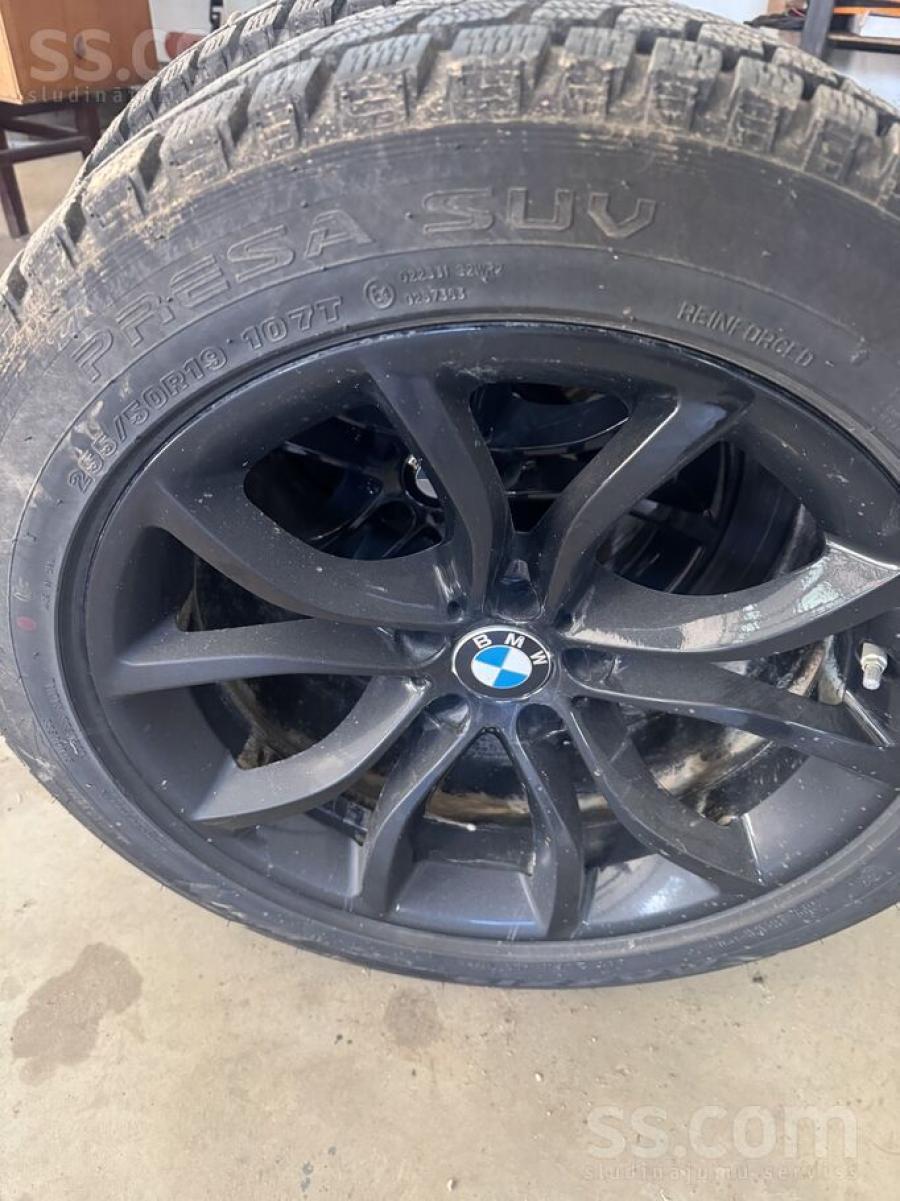 Red BMW X6 2018 in Liepaja, with an engine capacity of 3.00 L and mileage of 128 thousand km for 34990 €, photo 13 on AUTOMOTO.COM.LV
