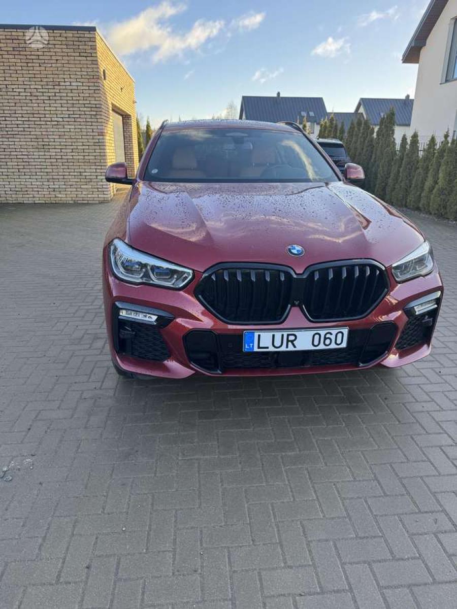 Red BMW X6 2021 in Vilnius, with an engine capacity of 3.00 L and mileage of 112 thousand km for 64500 €, photo 1 on AUTOMOTO.COM.LV
