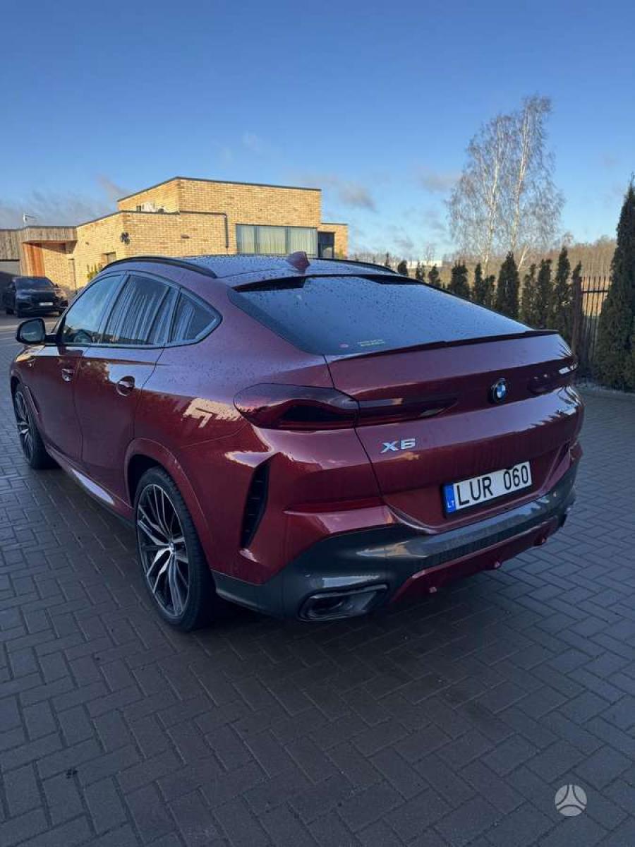 Red BMW X6 2021 in Vilnius, with an engine capacity of 3.00 L and mileage of 112 thousand km for 64500 €, photo 5 on AUTOMOTO.COM.LV