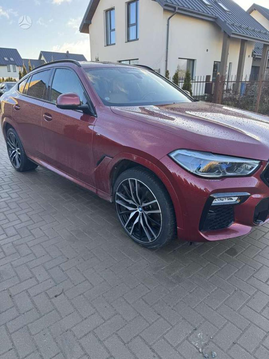 Red BMW X6 2021 in Vilnius, with an engine capacity of 3.00 L and mileage of 112 thousand km for 64500 €, photo 6 on AUTOMOTO.COM.LV