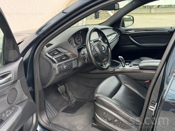 Violet BMW X6 2013 in Riga, with an engine capacity of 3.00 L and mileage of 0 thousand km for 12750 €, photo 6 on AUTOMOTO.COM.LV