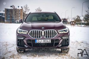Violet BMW X6 2020 in Riga, with an engine capacity of 2.99 L and mileage of 77 thousand km for 56990 €, photo 2 on AUTOMOTO.COM.LV